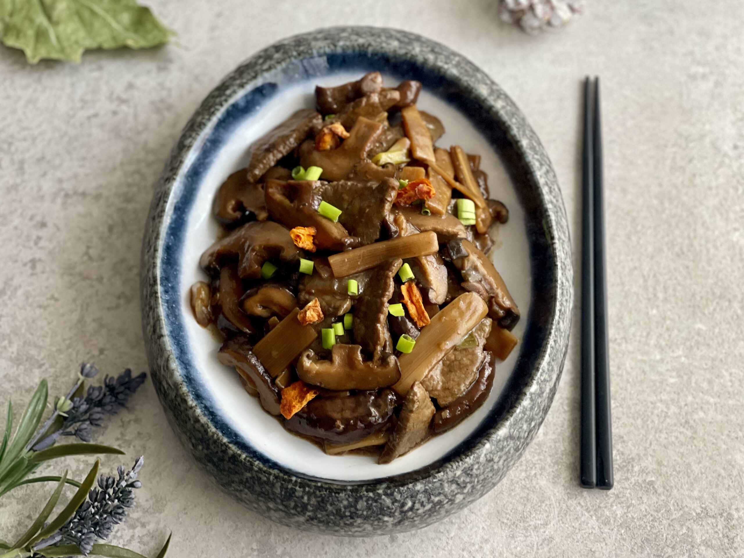 TERNERA CON BAMBÚ Y SETAS - Recetas asiáticas